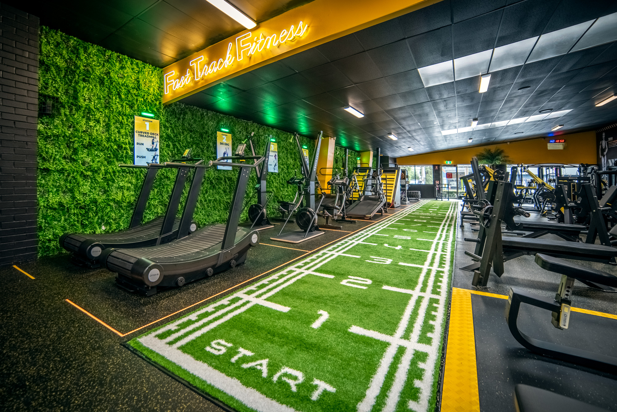 Fast Track Fitness Gym 8Q8 Fast Track Fitness Gym 8Q8